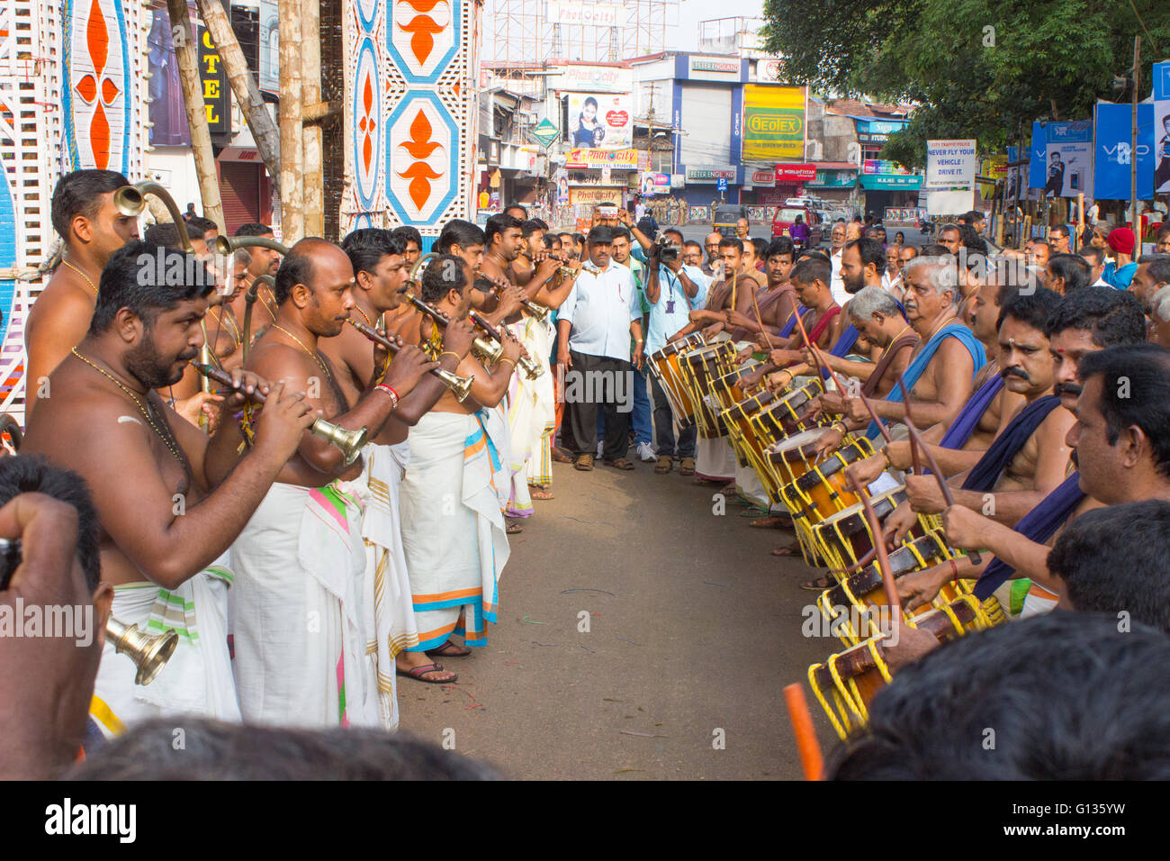 Kombu instrument hi-res stock photography and images - Alamy