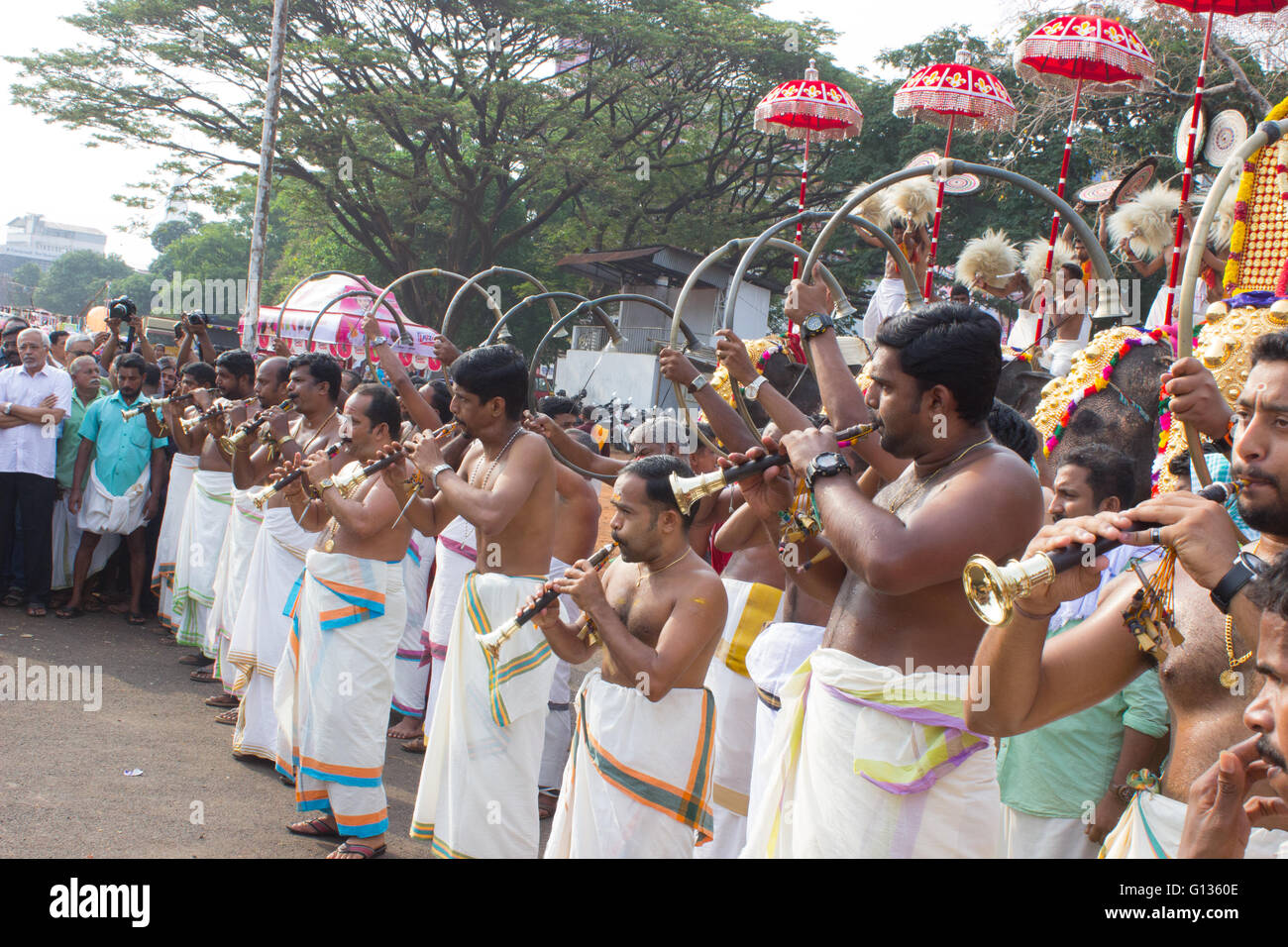Panchavadyam Kombu