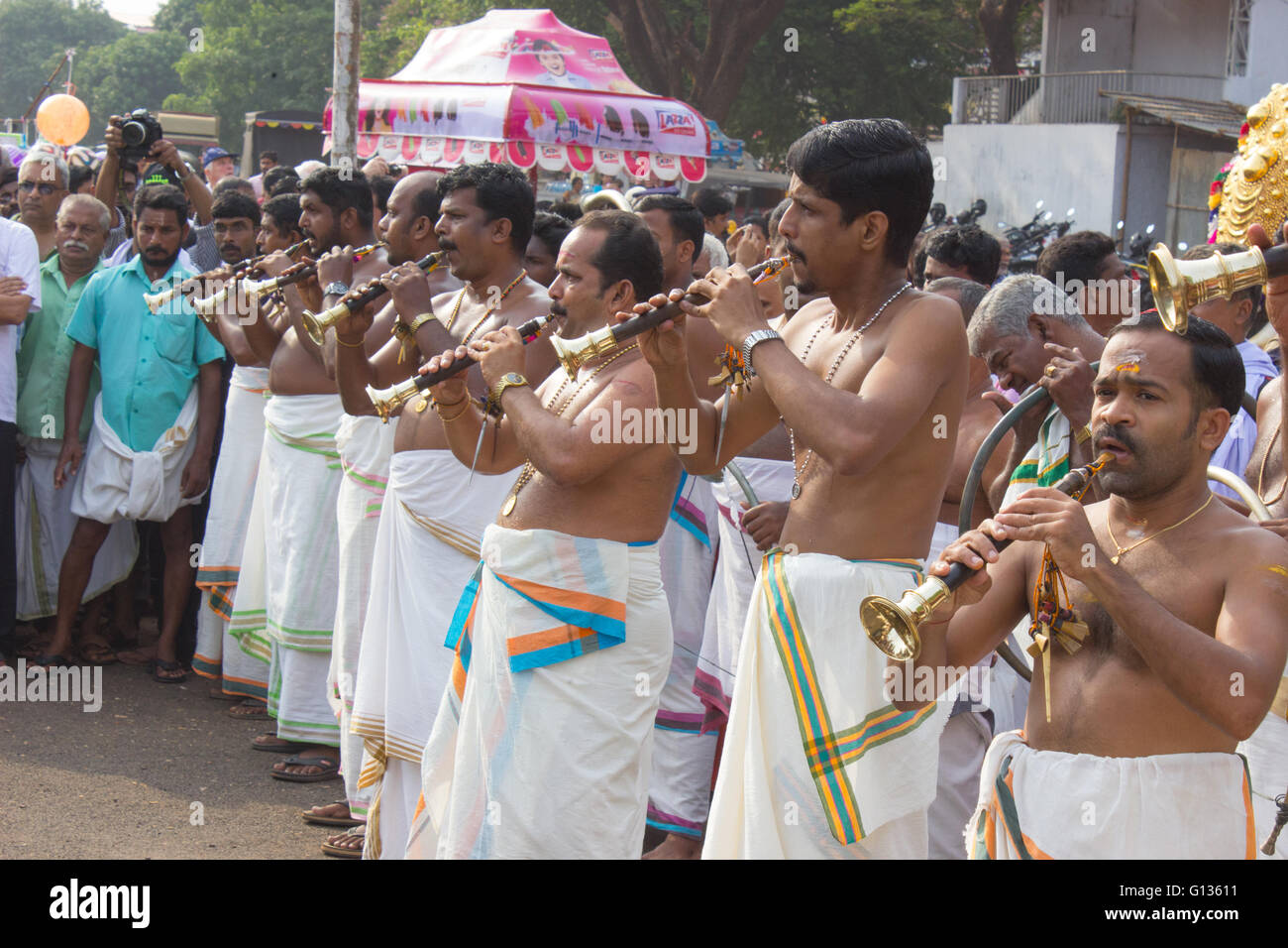 Panchavadyam hi-res stock photography and images - Alamy