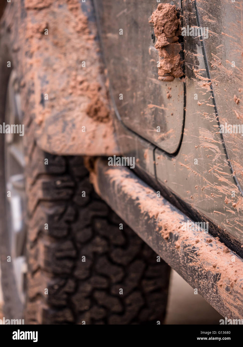 Mud splattered car hi-res stock photography and images - Alamy
