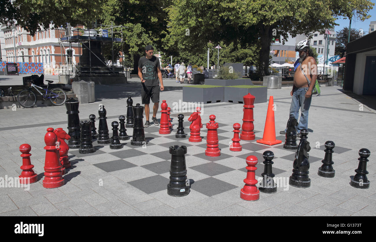 Street chess hi-res stock photography and images - Alamy