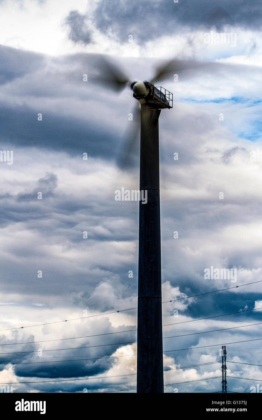Wind turbine altamont pass hi-res stock photography and images - Alamy