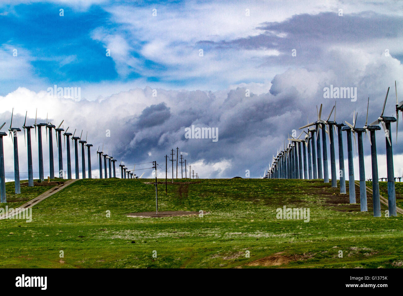 Wind generators at the Altamont pass in Northern California Stock Photo ...