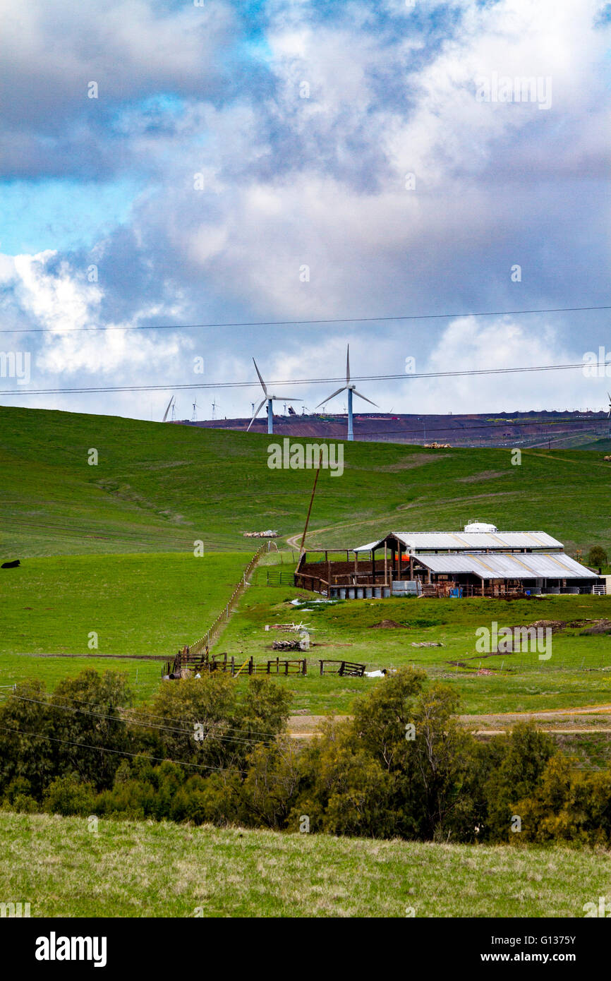 Usa california altamont pass windmills hi-res stock photography and ...