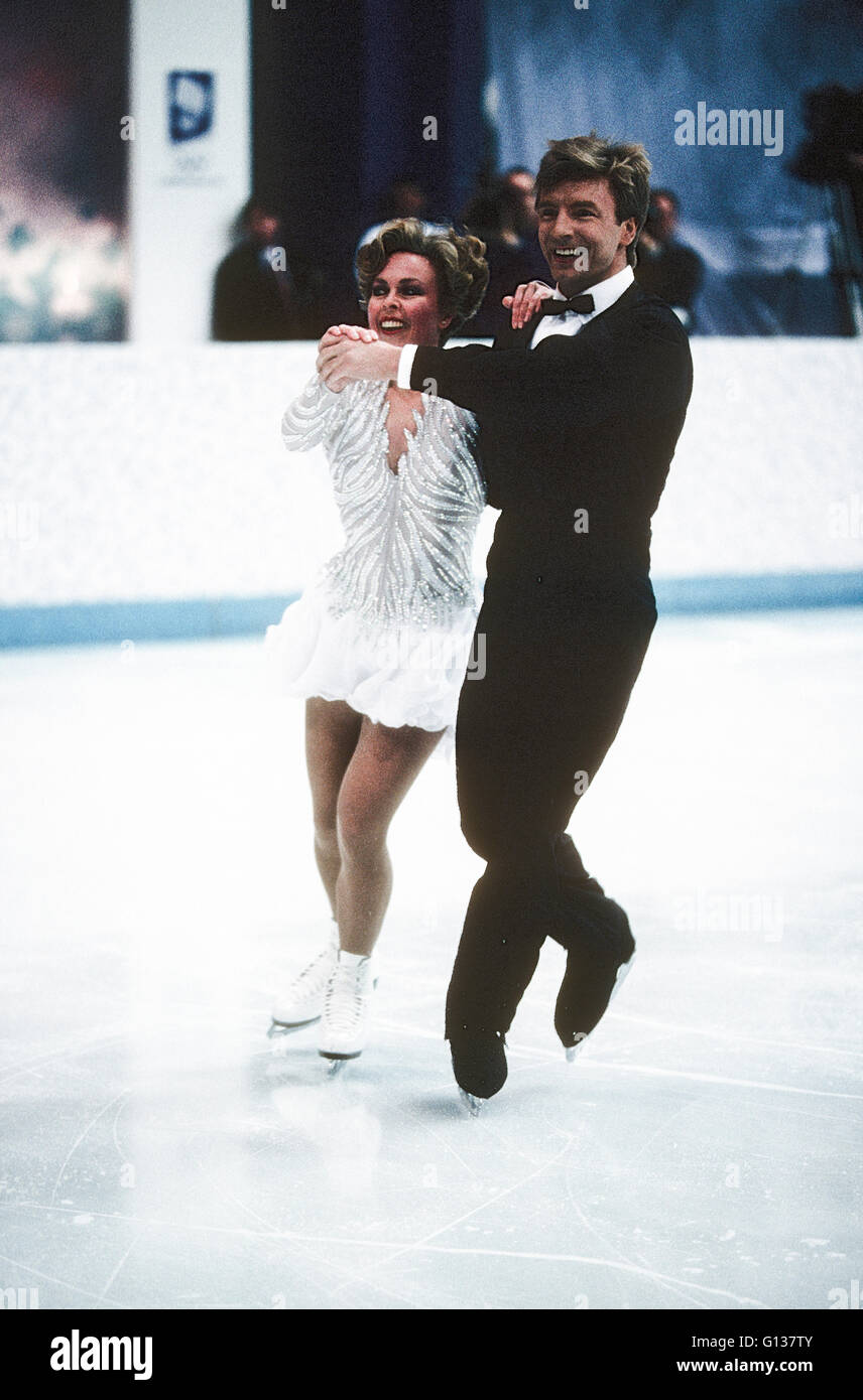 Jayne Torvill and Christopher Dean (GBR) bronze metal winners in Ice ...