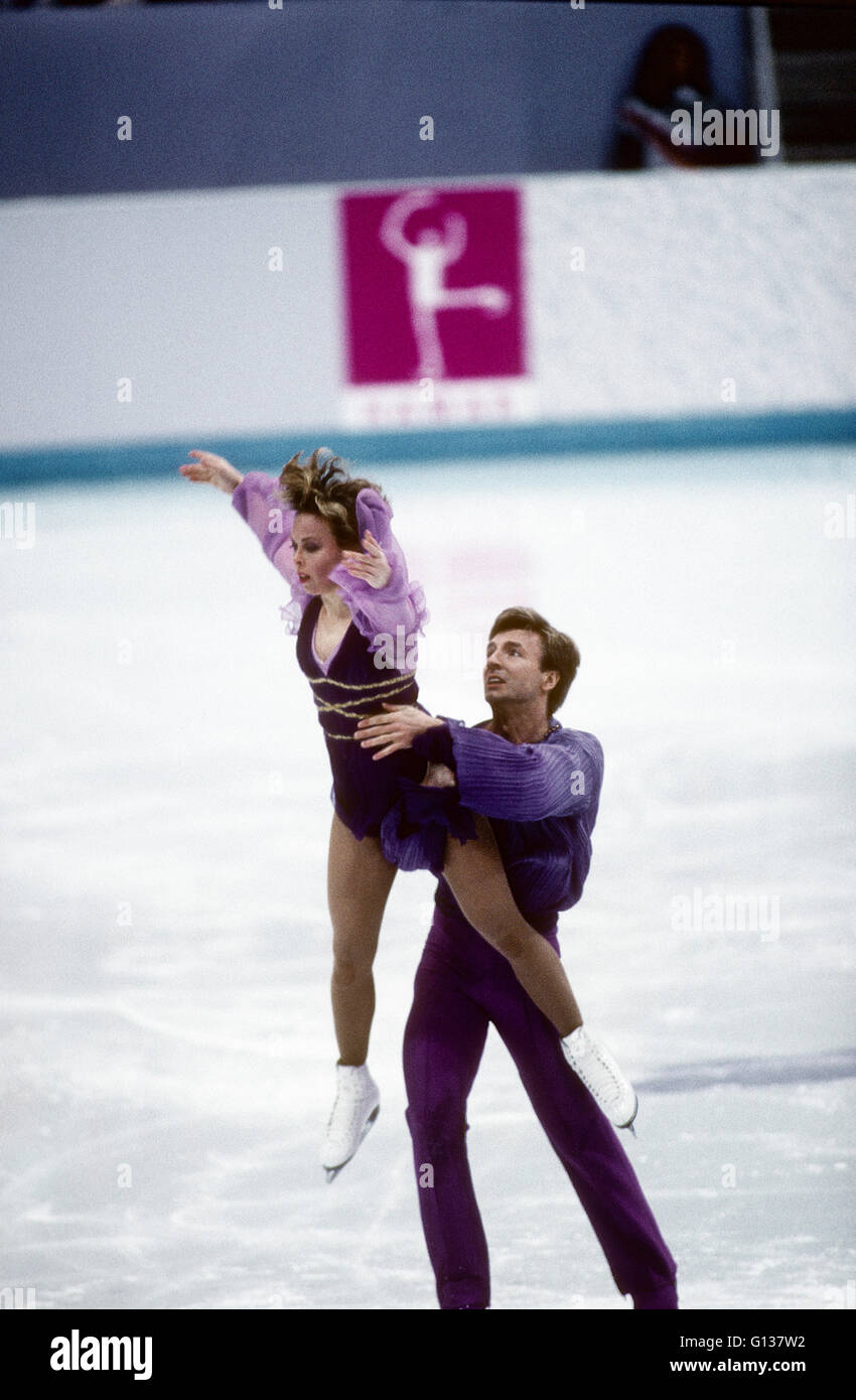 Jayne Torvill and Christopher Dean (GBR) bronze metal winners in Ice ...