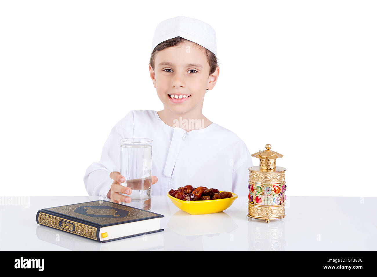 Muslim kid hi-res stock photography and images - Alamy