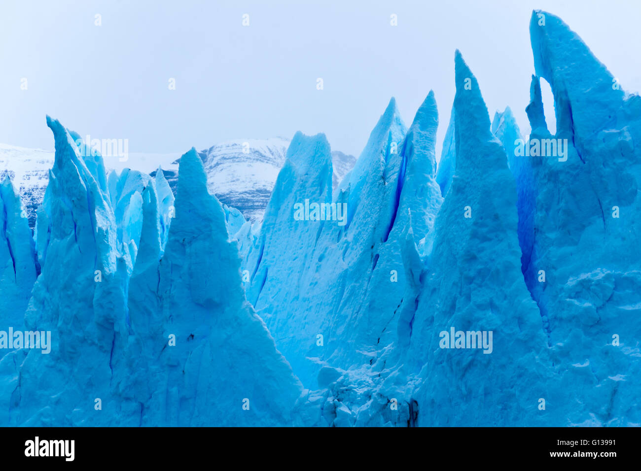 Forms of blue ice hi-res stock photography and images - Alamy