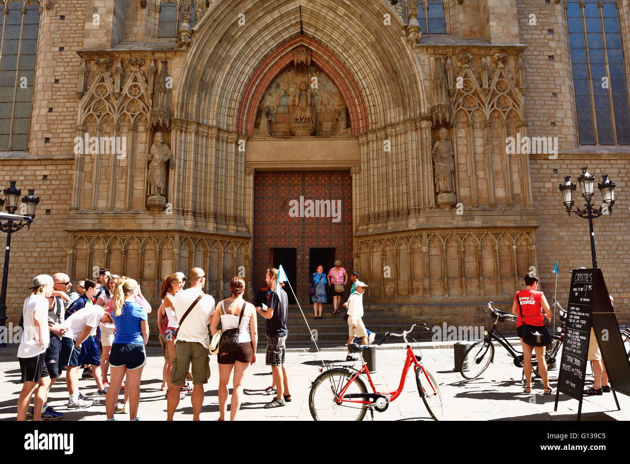 Santa Maria Square and Basilica of Santa Maria del Mar. Barcelona ...