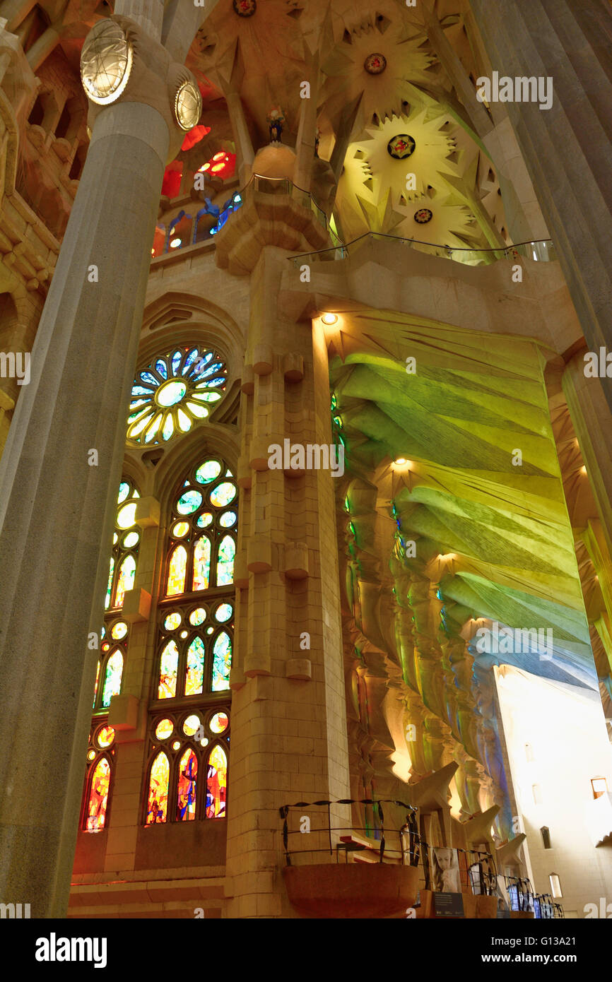 Expiatory temple of the holy family hi-res stock photography and images ...