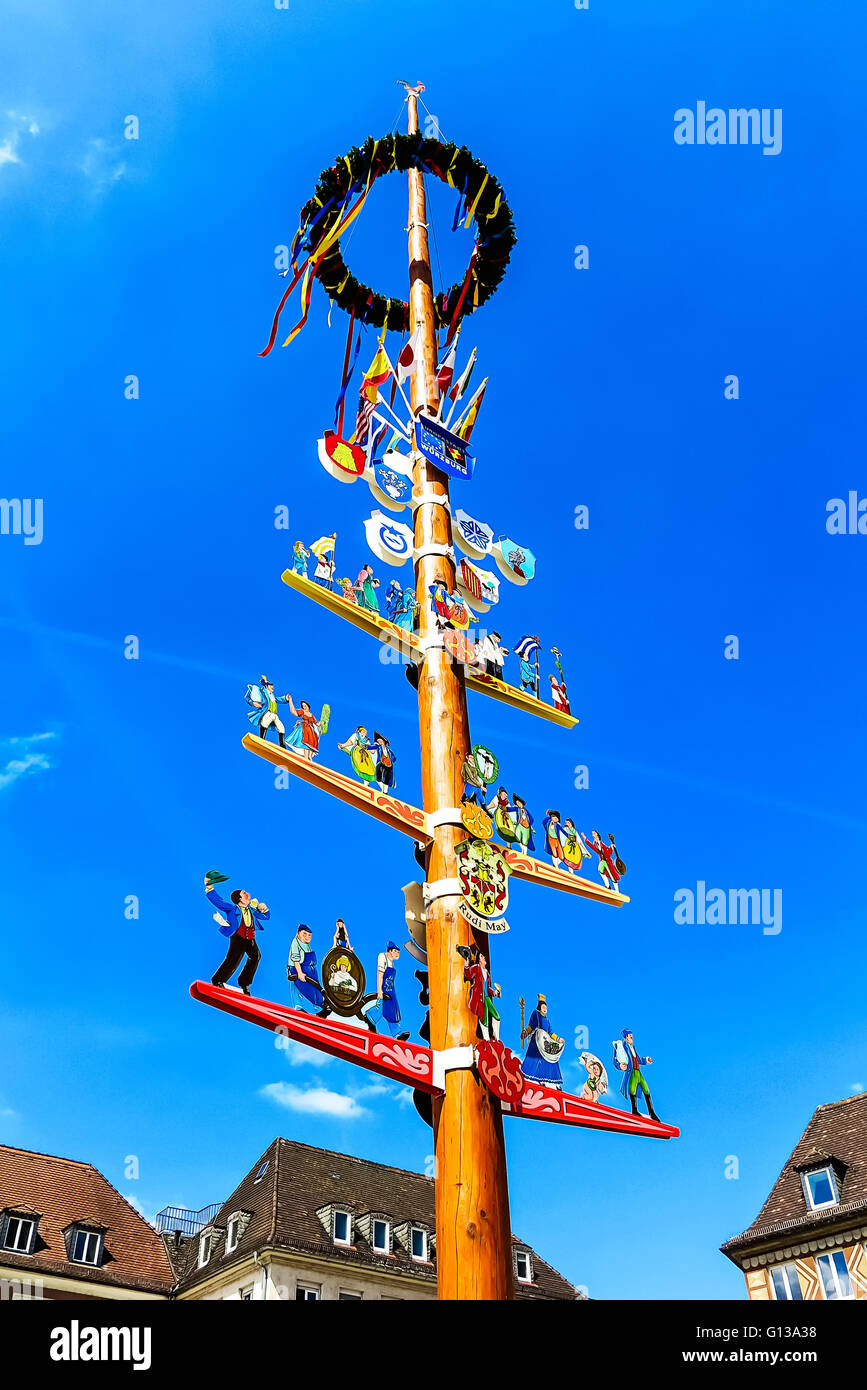 Medieval maypole hi-res stock photography and images - Alamy
