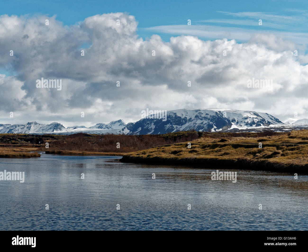 Almannagja fault line in the mid-atlantic ridge north american plate ...