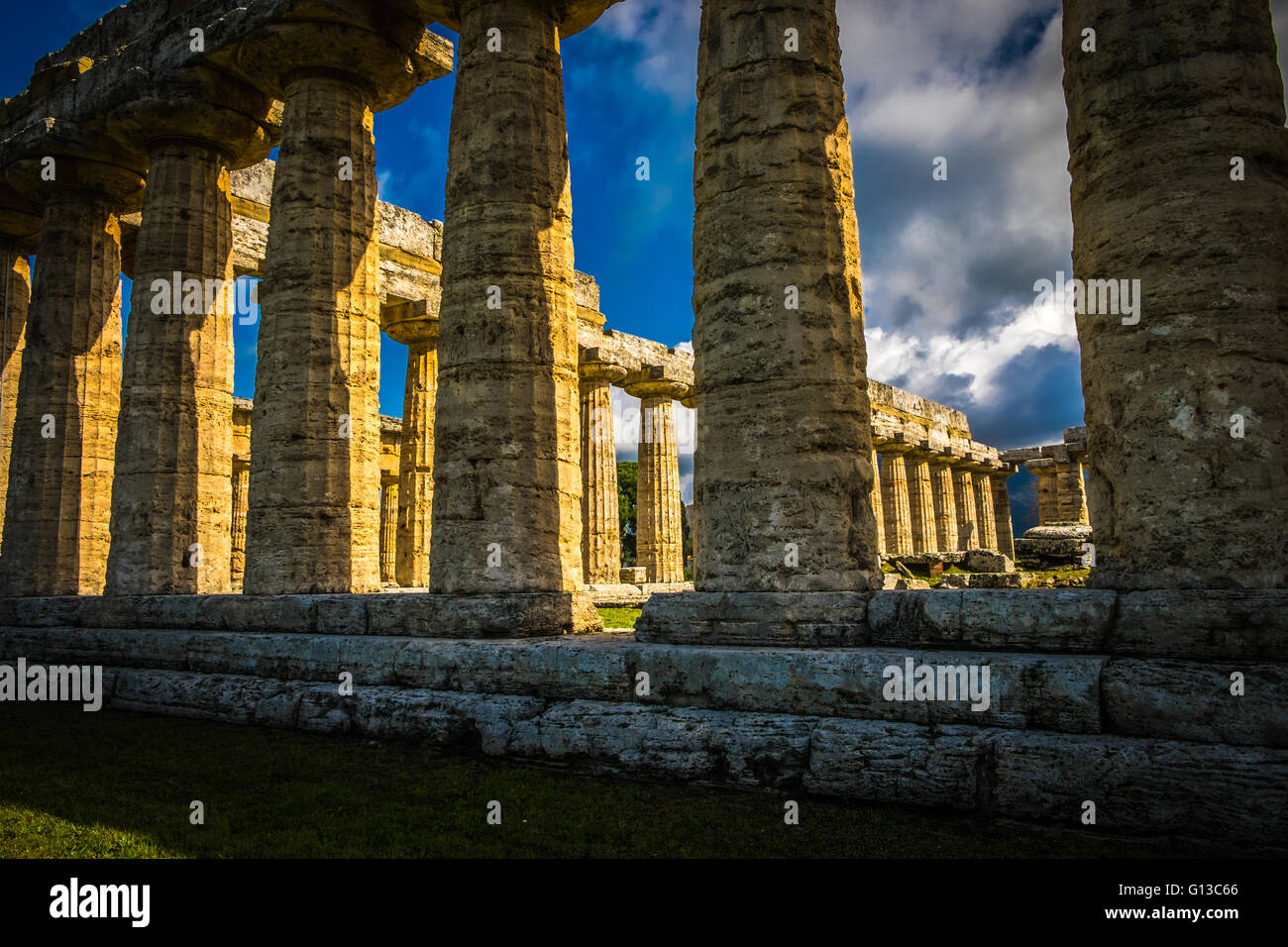 Large greek temple hi-res stock photography and images - Alamy