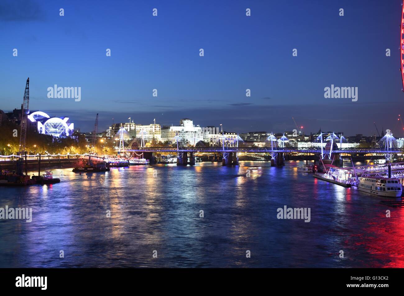 London skyline at night Stock Photo - Alamy