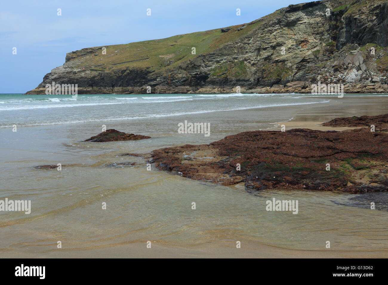 Trebarwith strand - spring view towards Penhallic point, North Cornwall ...