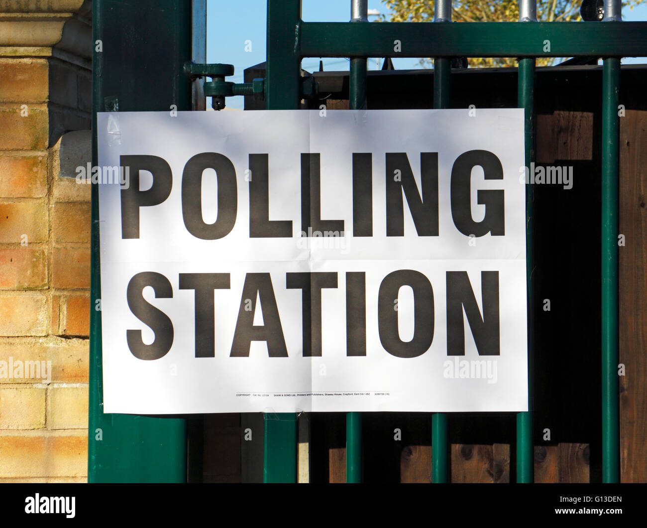 A Polling Station notice outside a local community centre Stock Photo ...