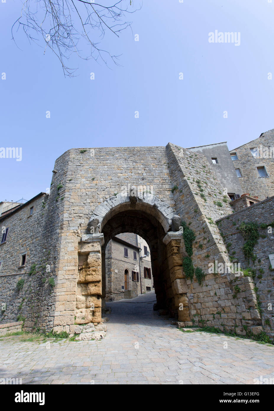 Porta (gate) entrance in San Gimignano, Italy Stock Photo - Alamy