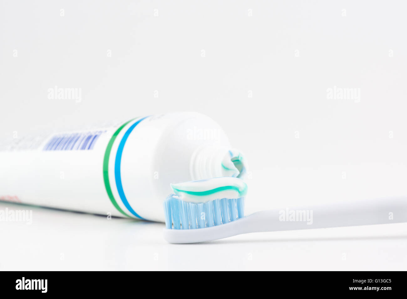 Tube of toothpaste hi-res stock photography and images - Alamy