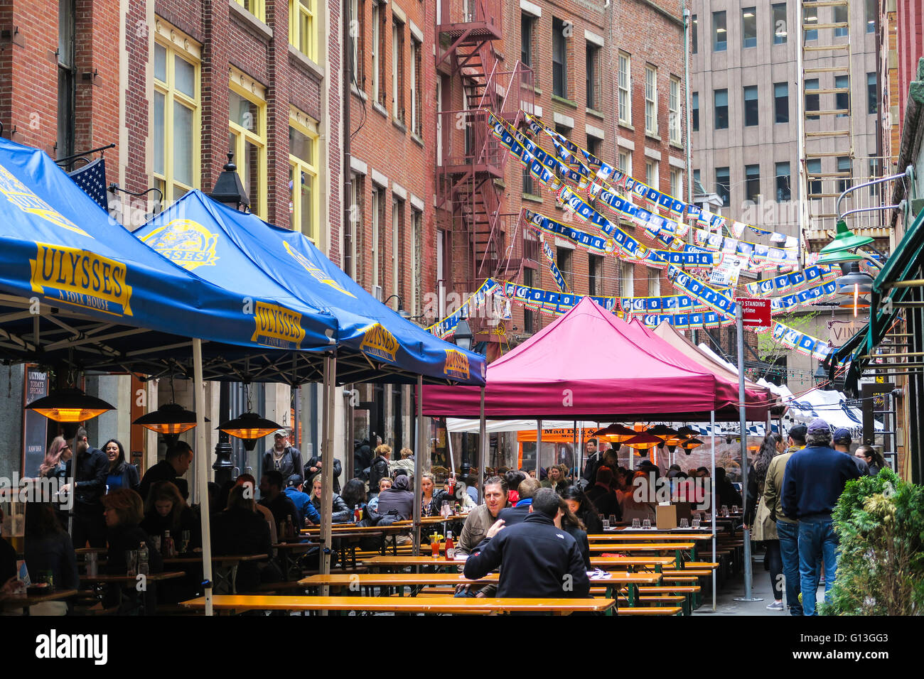 York stone flags hi-res stock photography and images - Alamy