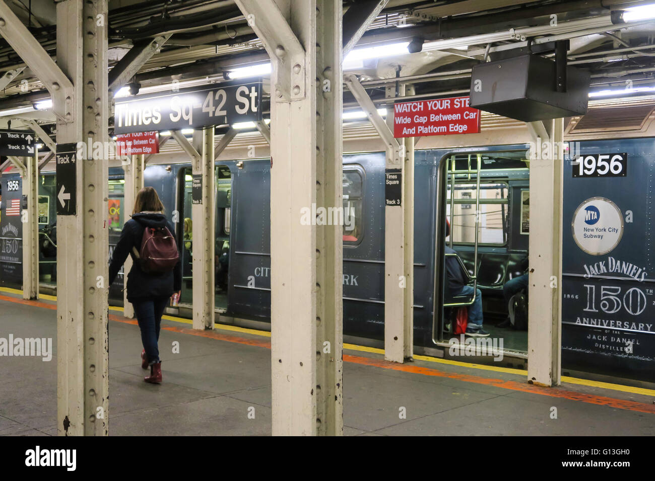Subway Platform at the 42nd Street Shuttle Station, NYC Stock Photo - Alamy