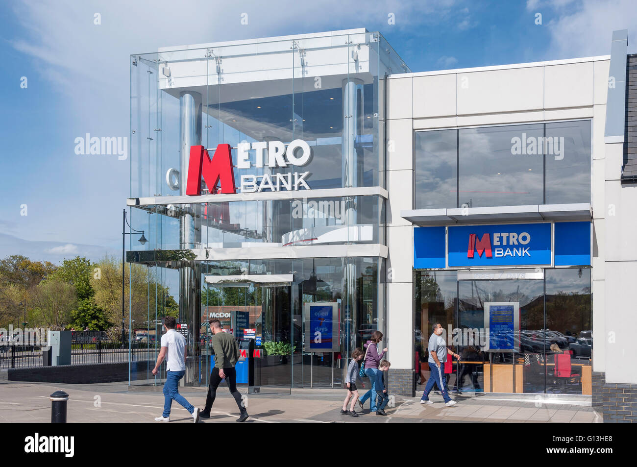 Metro Bank, Two Rivers Shopping Centre, Staines-upon-Thames, Surrey ...