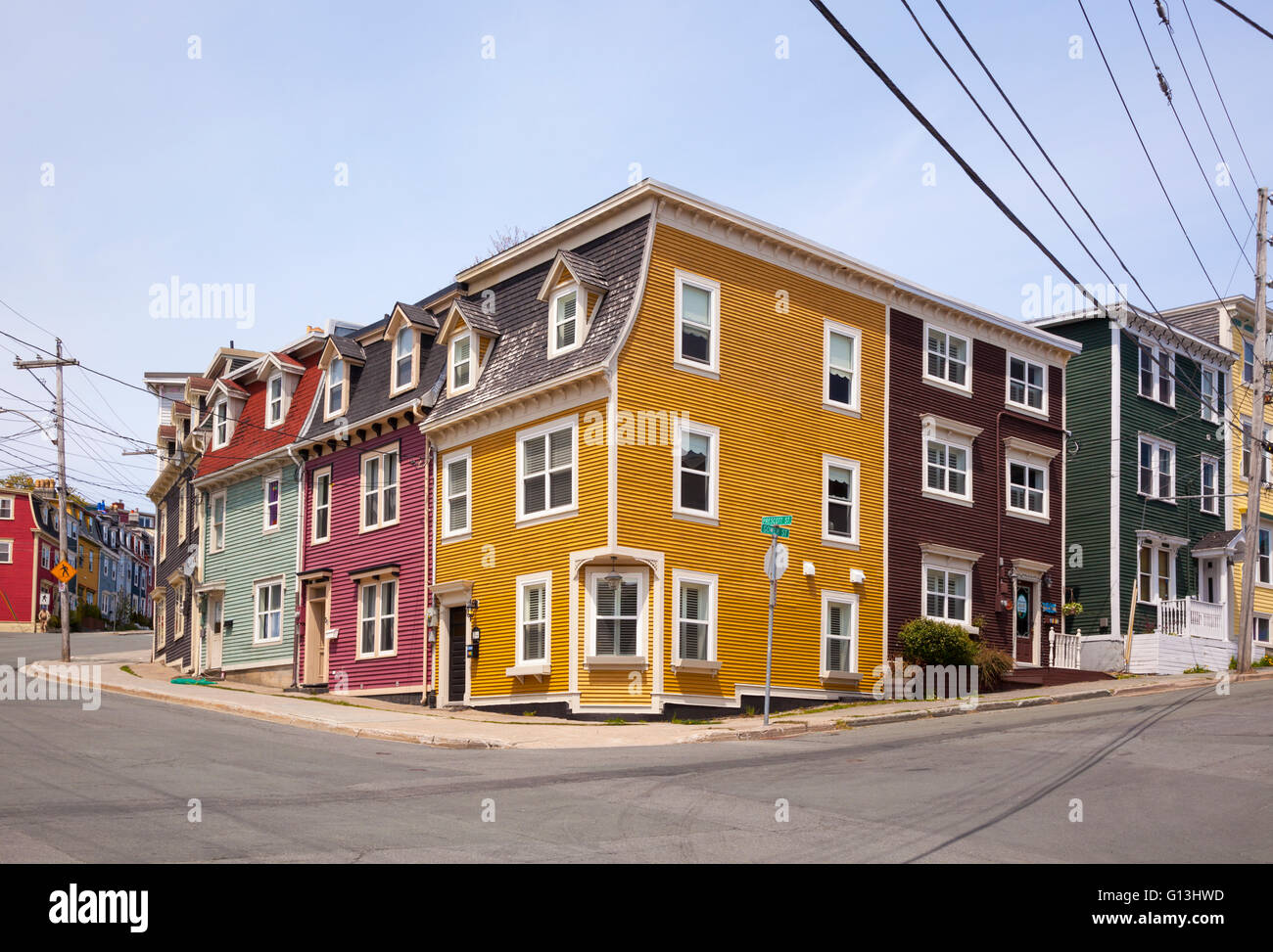Pastel coloured row houses hi-res stock photography and images - Alamy