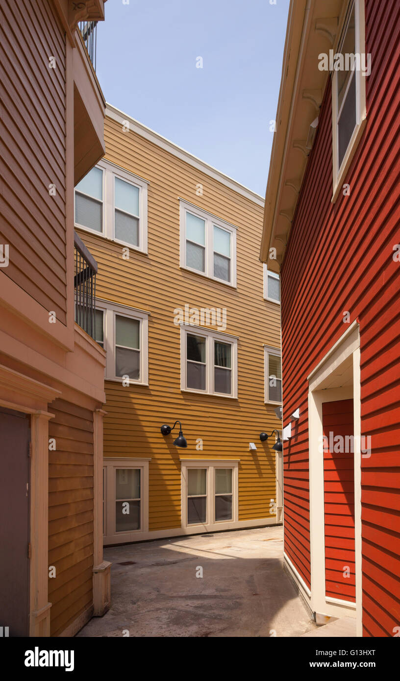 Modern row houses High Resolution Stock Photography and Images - Alamy