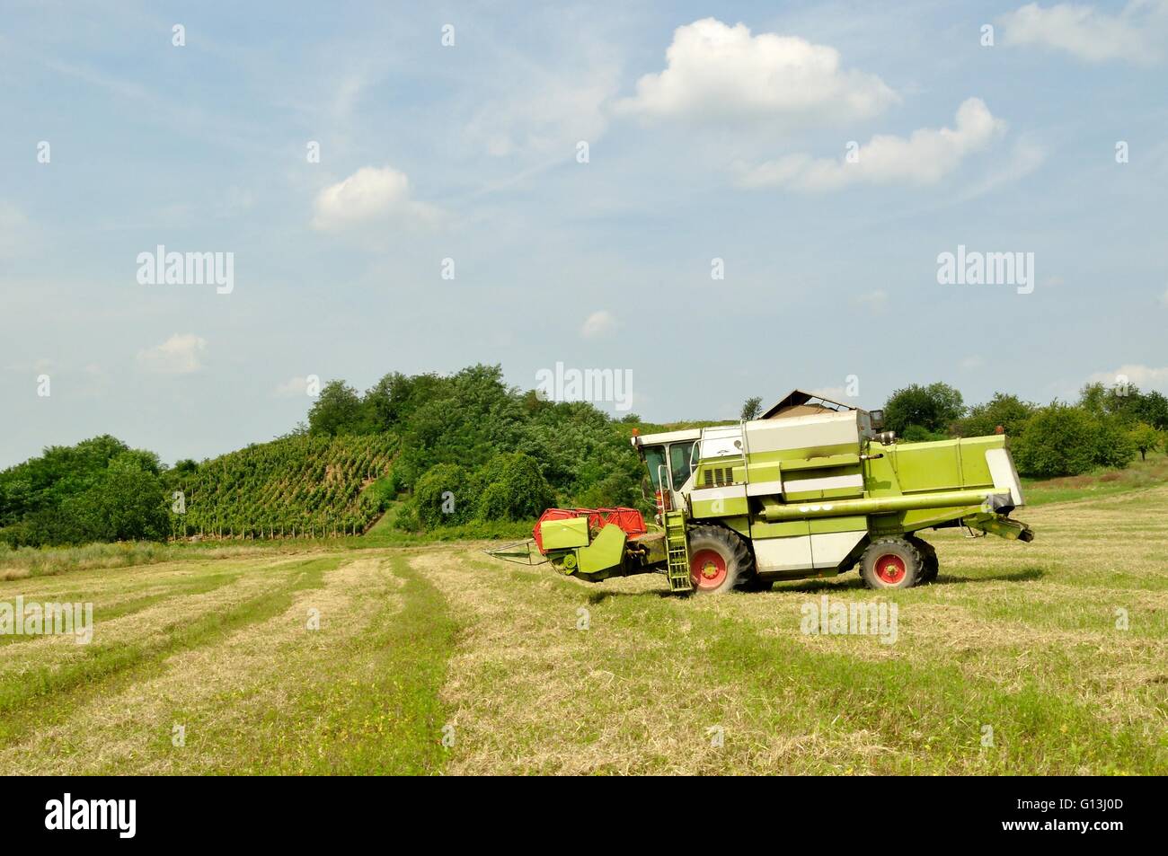 Modern harvesting machine hi-res stock photography and images - Alamy
