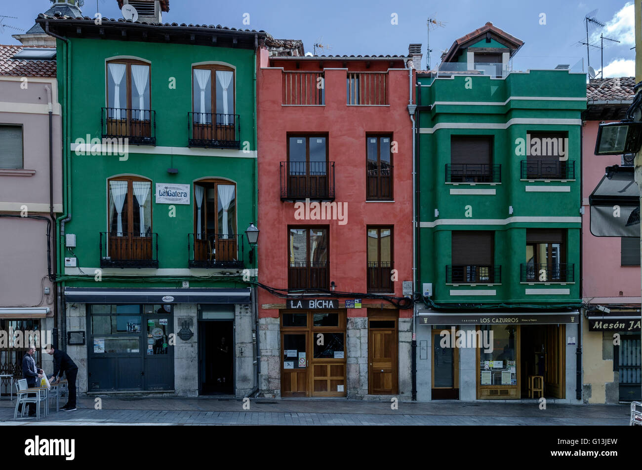 Leon spain street restaurant hi-res stock photography and images - Alamy