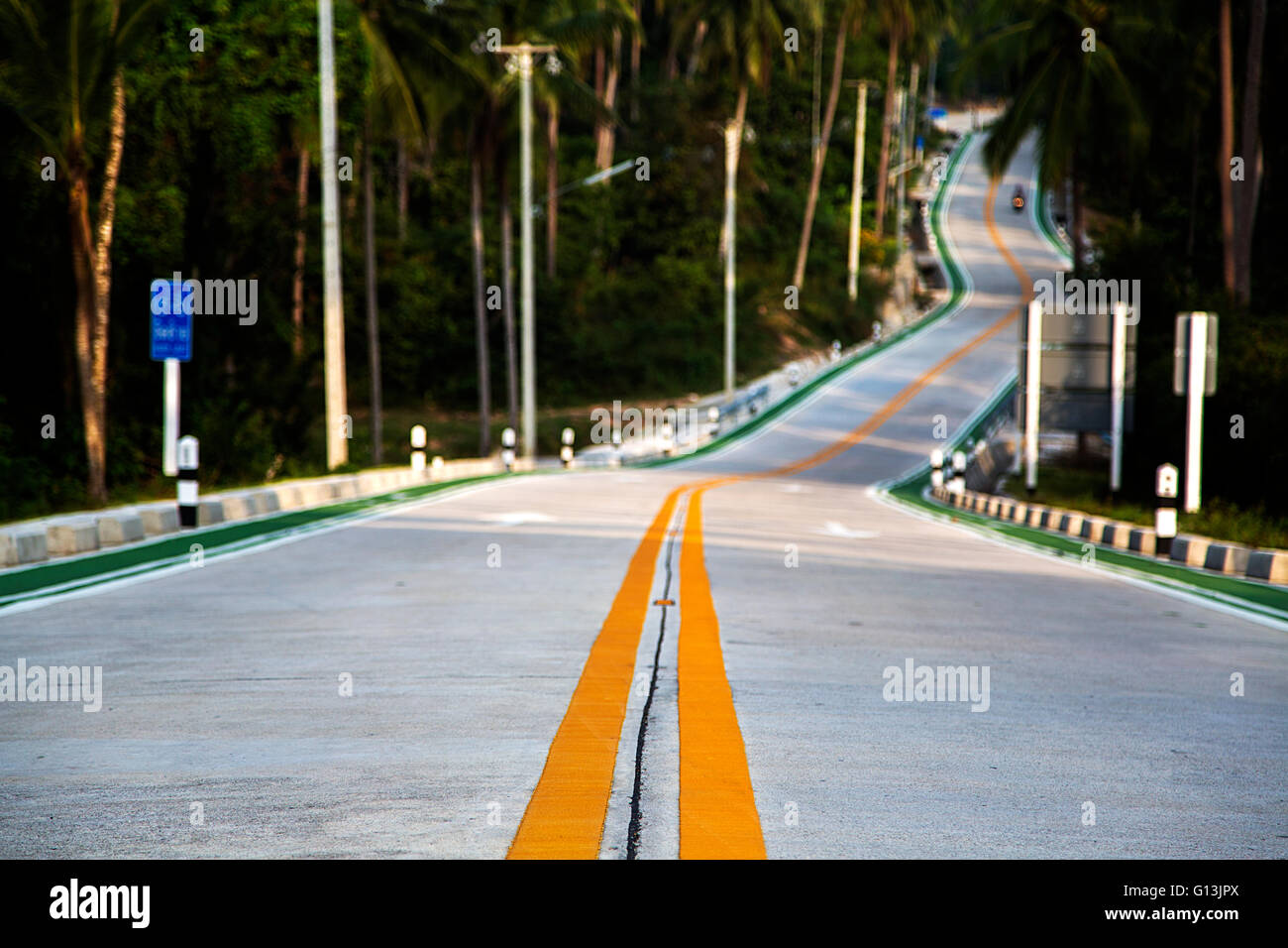 Lines on angle hi-res stock photography and images - Alamy