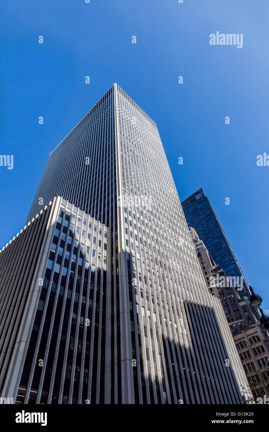 View skyscraper hi-res stock photography and images - Alamy