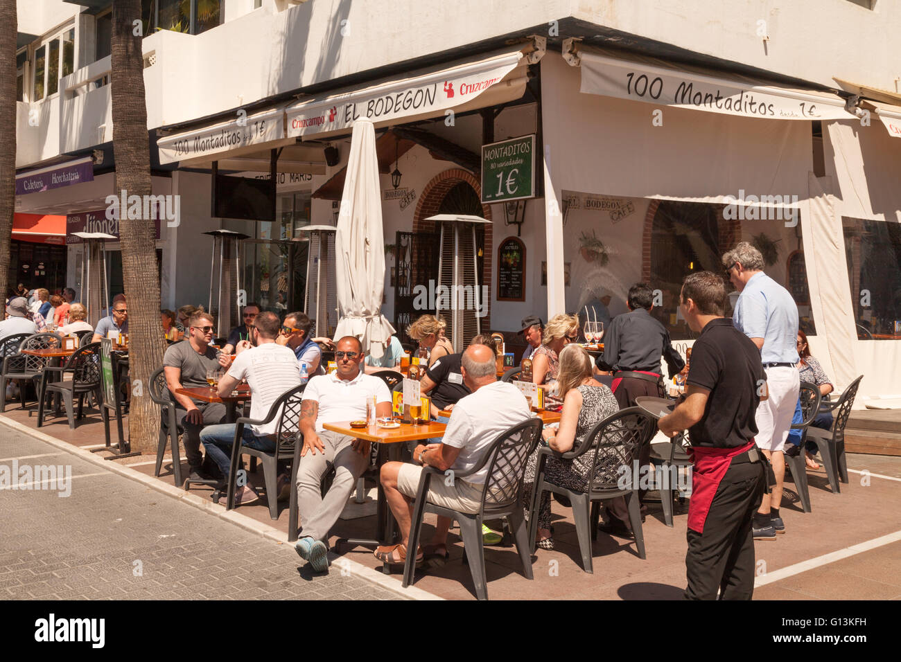 Sitting outside spanish bar hi-res stock photography and images - Alamy
