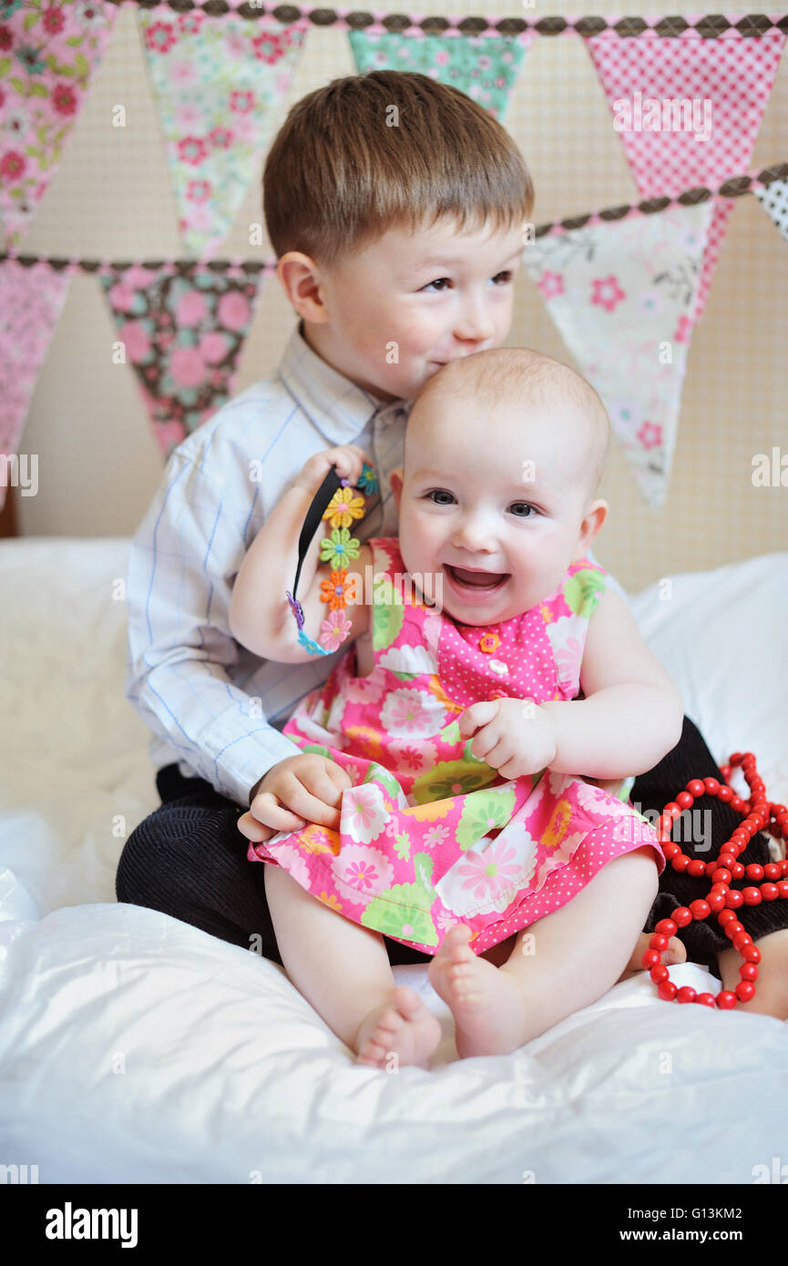 Child brother sister play together hi-res stock photography and images - Alamy