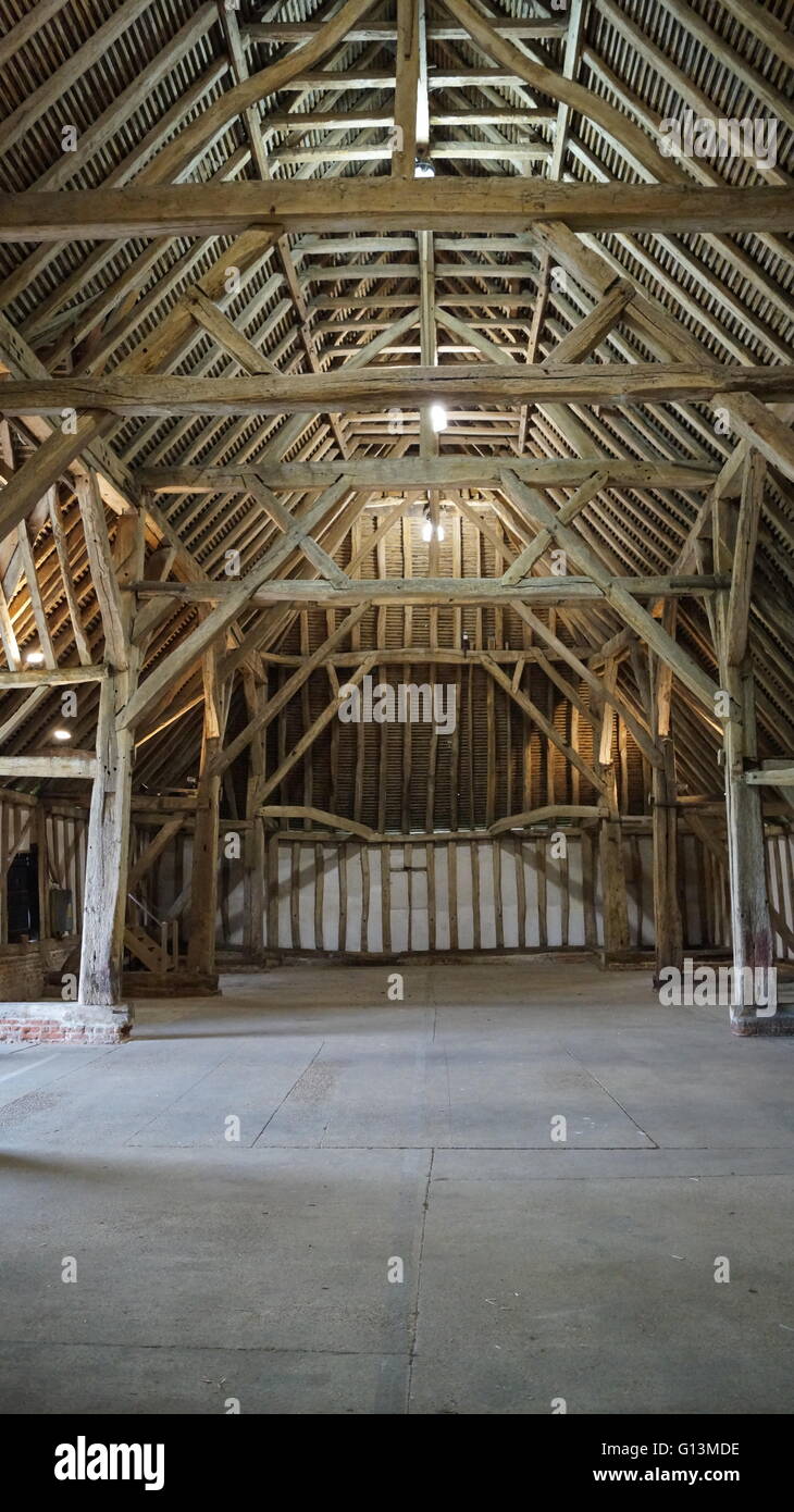 Barley barn hi-res stock photography and images - Alamy