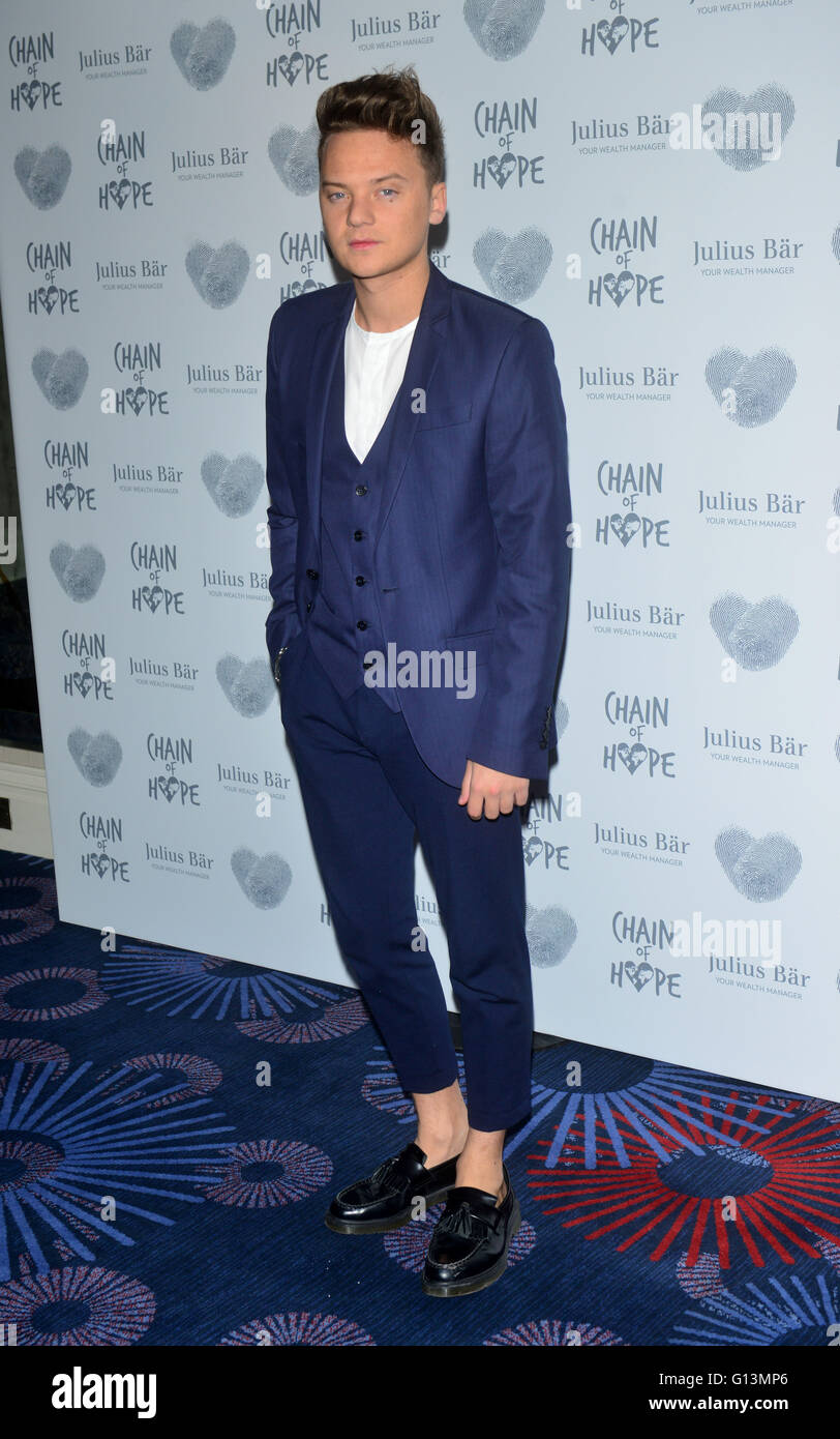 Chain of hope charity ball Stock Photo - Alamy