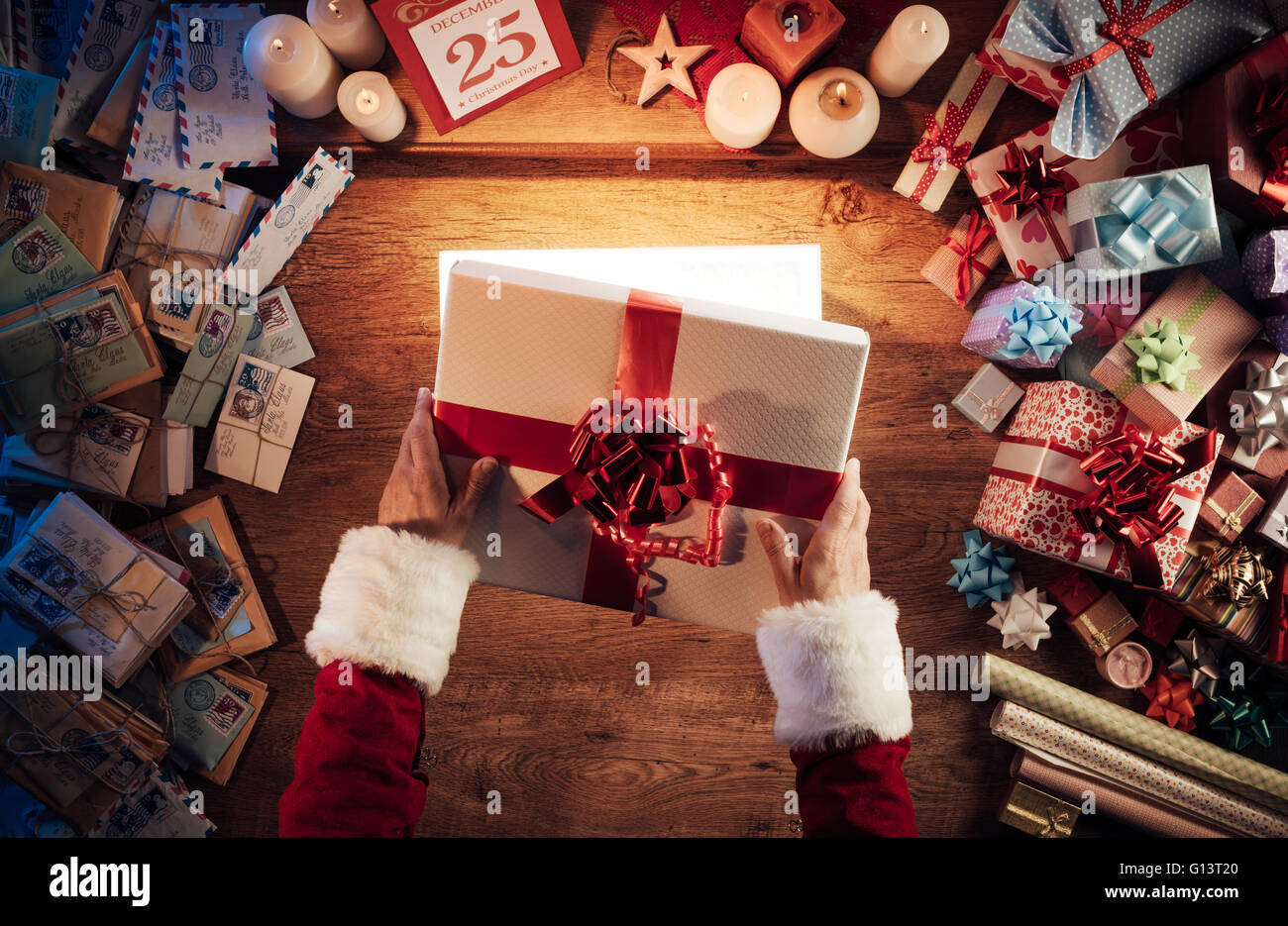 Letter box opening hi-res stock photography and images - Alamy