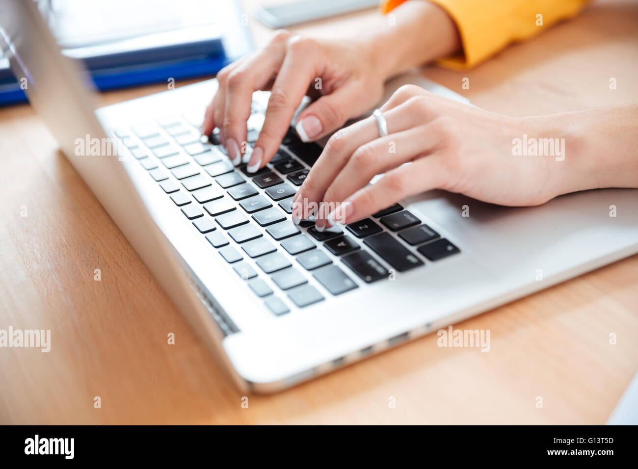 Female arms in typing hi-res stock photography and images - Alamy