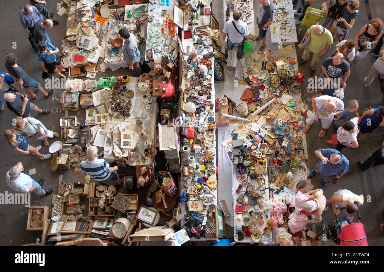 Del encants market hi-res stock photography and images - Alamy