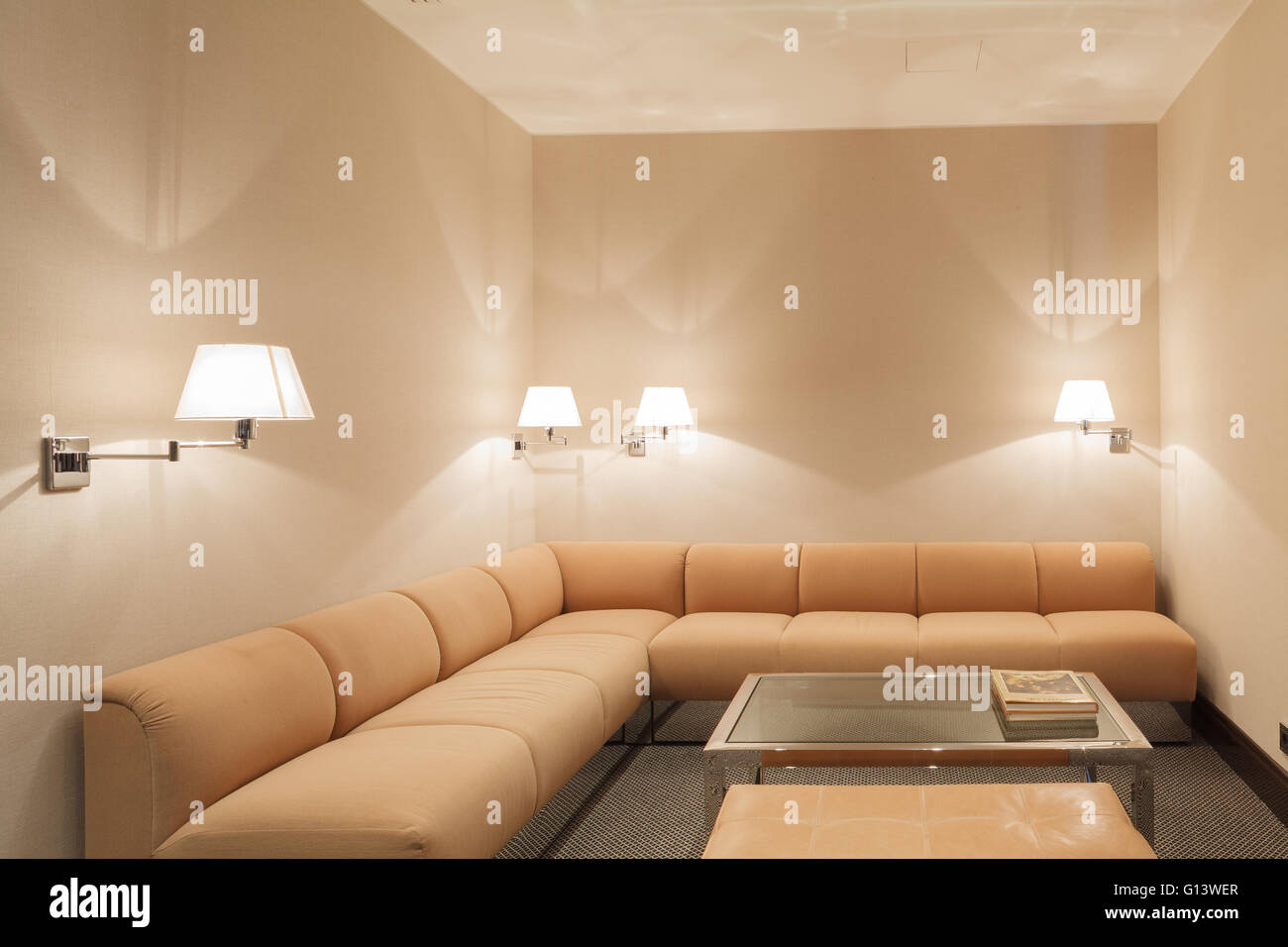 Empty luxury reception hall in modern office building Stock Photo - Alamy