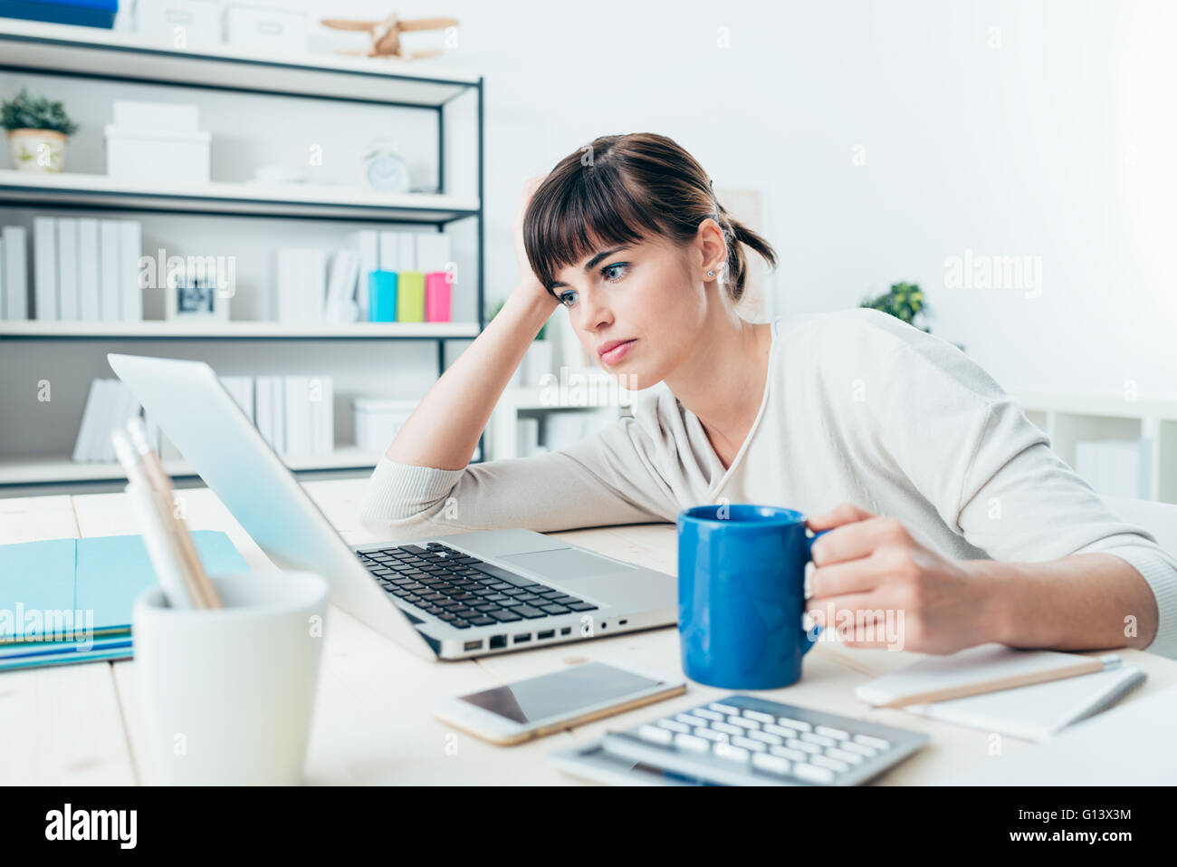 Sleepy woman hi-res stock photography and images - Alamy