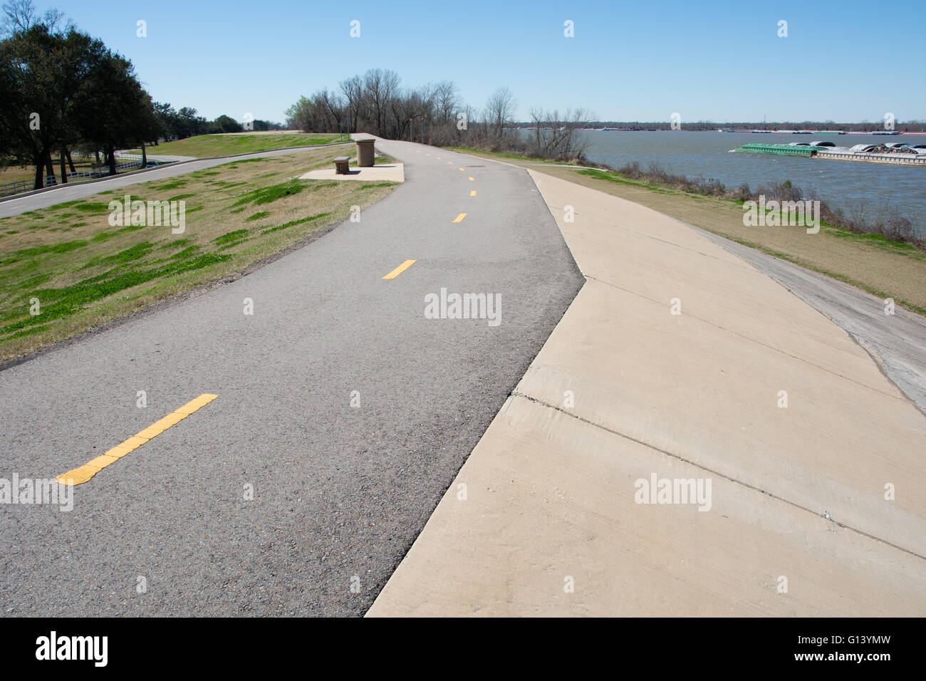 The Levee Flood Defenses, New Orleans, Oak Alley Plantation, Louisiana ...