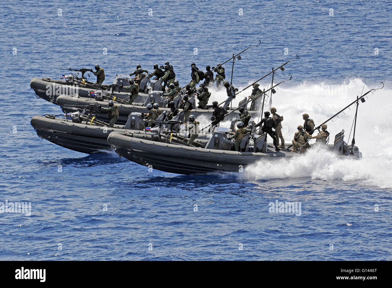 Singapore. 8th May, 2016. Counter-terrorism teams from Singapore storm ...
