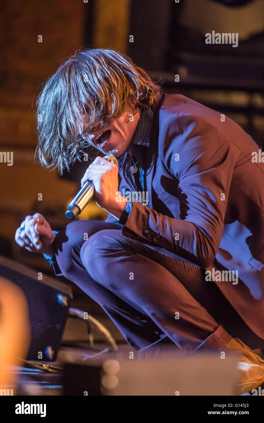 May 7, 2016 - Detroit, Michigan, U.S - MATT SHULTZ of CAGE THE ELEPHANT ...