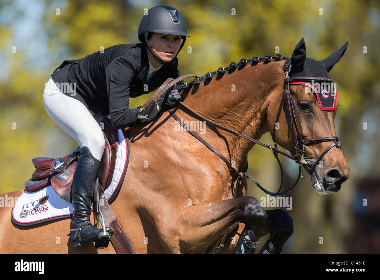 Georgina bloomberg jump hi-res stock photography and images - Alamy