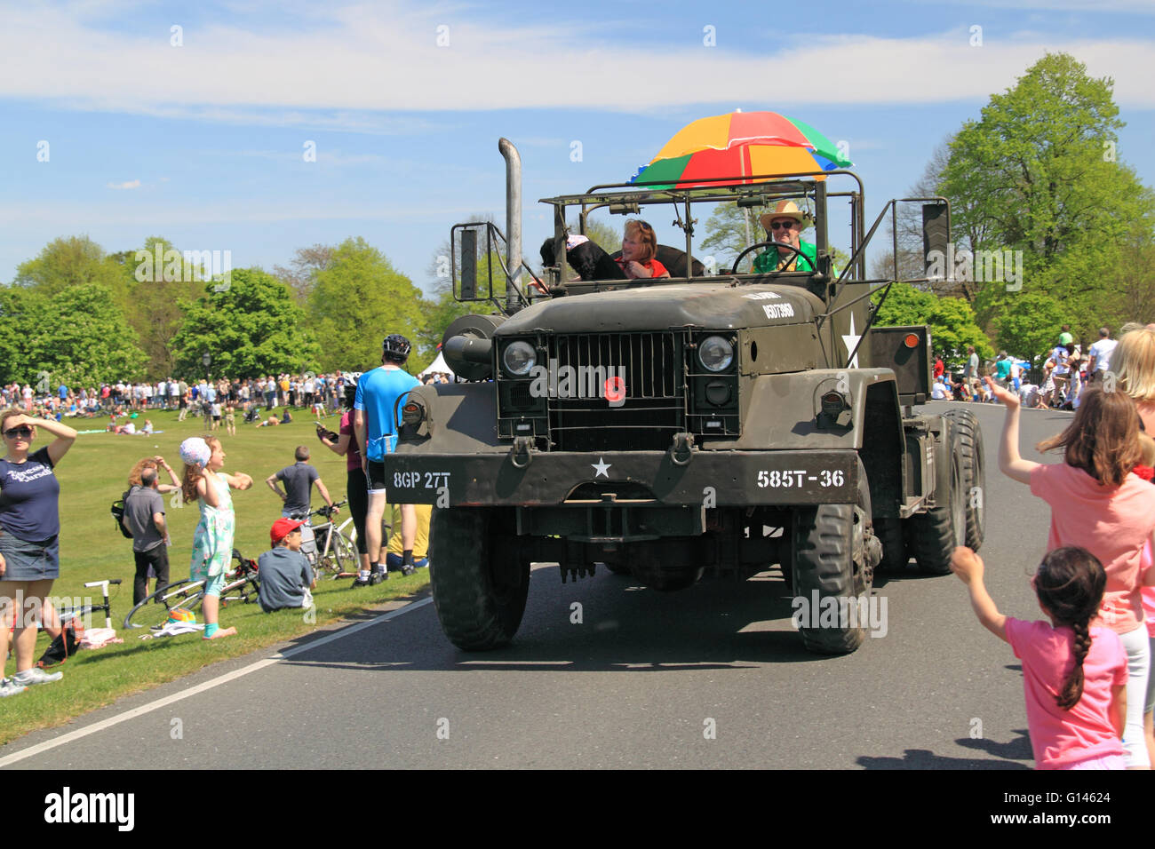US Army Kaiser M52A2 Tractor Unit (1957). Chestnut Sunday, 8th May 2016 ...