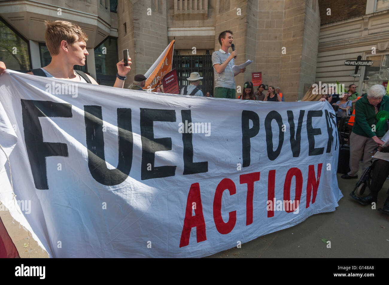 Fuel poverty campaign hi-res stock photography and images - Alamy
