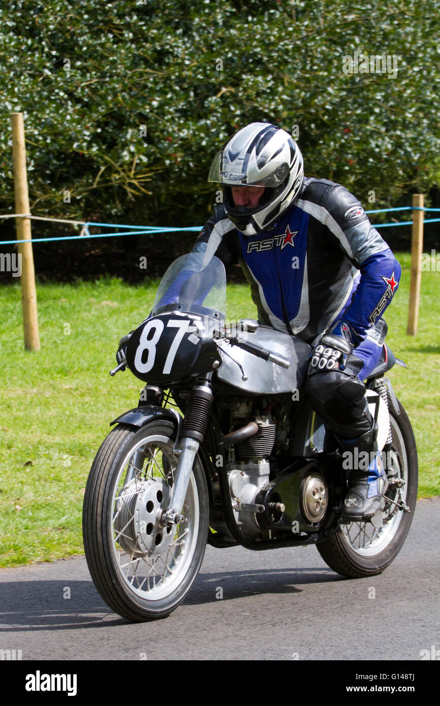 Chorley, Lancashire, UK. 8th May, 2016. 87, Derek Horton, Triumph T100 ...