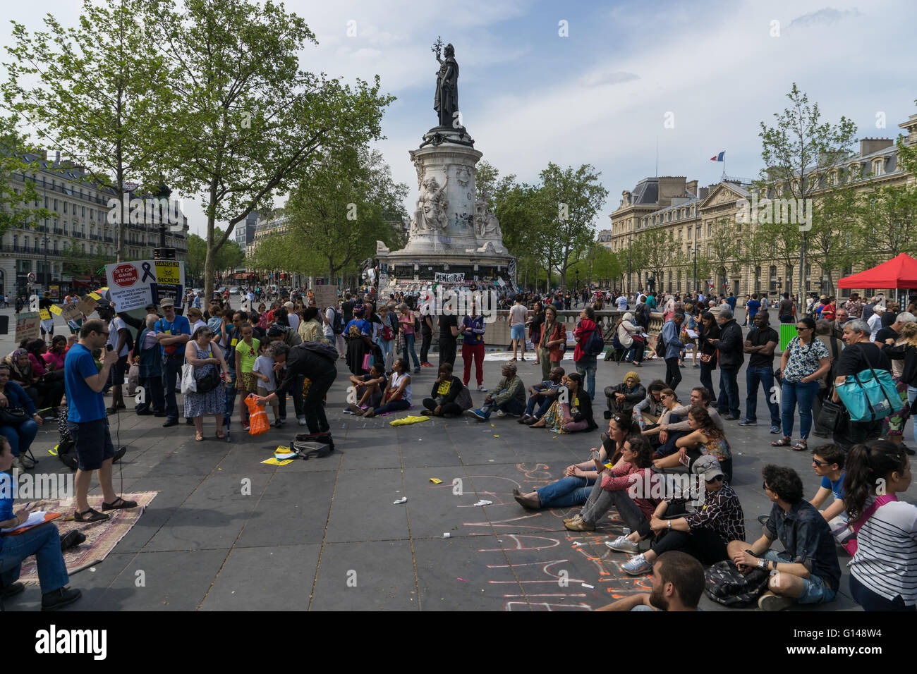 Paris, France. 8th May 2016. People gather every night Place de la ...