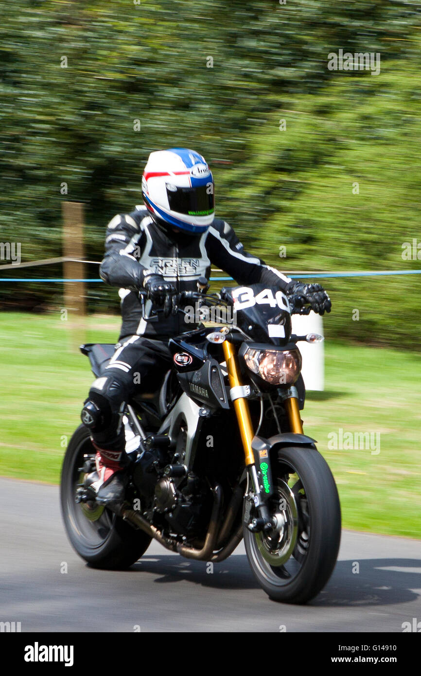 Chorley, Lancashire, UK. 8th May, 2016. 340, tony leach, Yamaha, 2014 ...