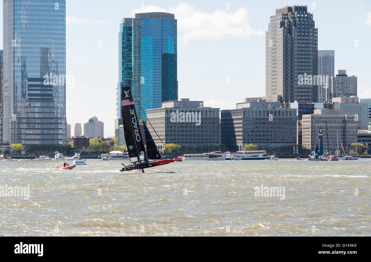 Oracle USA team sailing yacht foiling in the 2016 America's Cup World ...